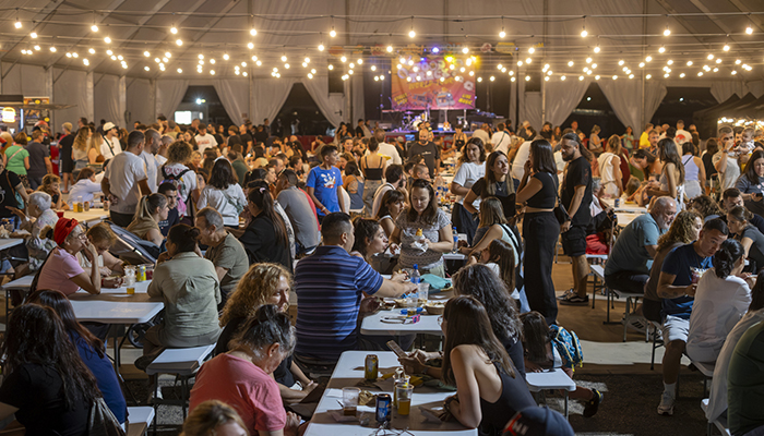 El Recinto Ferial de Azuqueca acoge el evento “Food Truck World Tour ...